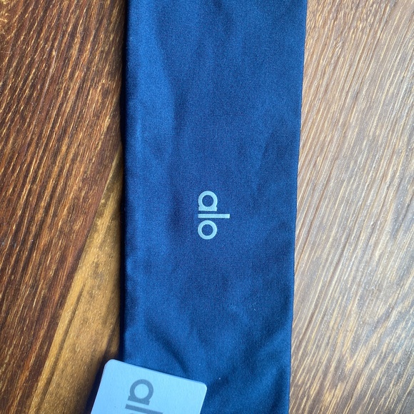 ALO Yoga | Accessories | Nwt Alo Yoga Headband Navy | Poshmark
